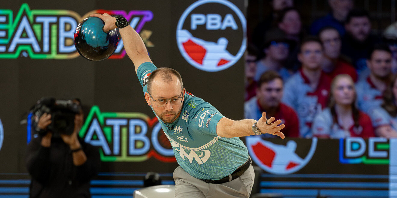 EJ Tackett Maintains Lead in AMF PBA World Championship | PBA